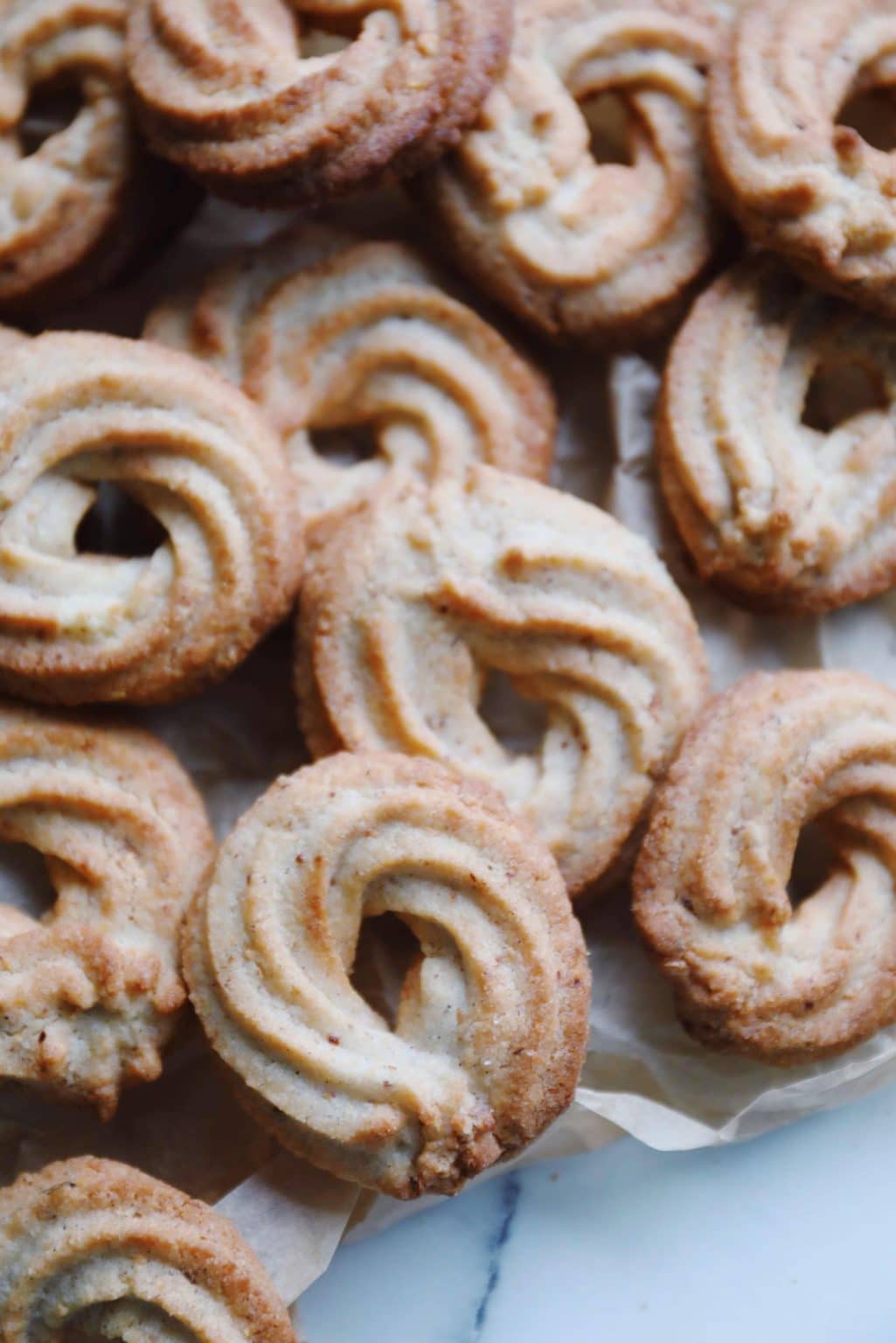 Vaniljekranse opskrift - Sprøjtevenlige vaniljekranse med mandler