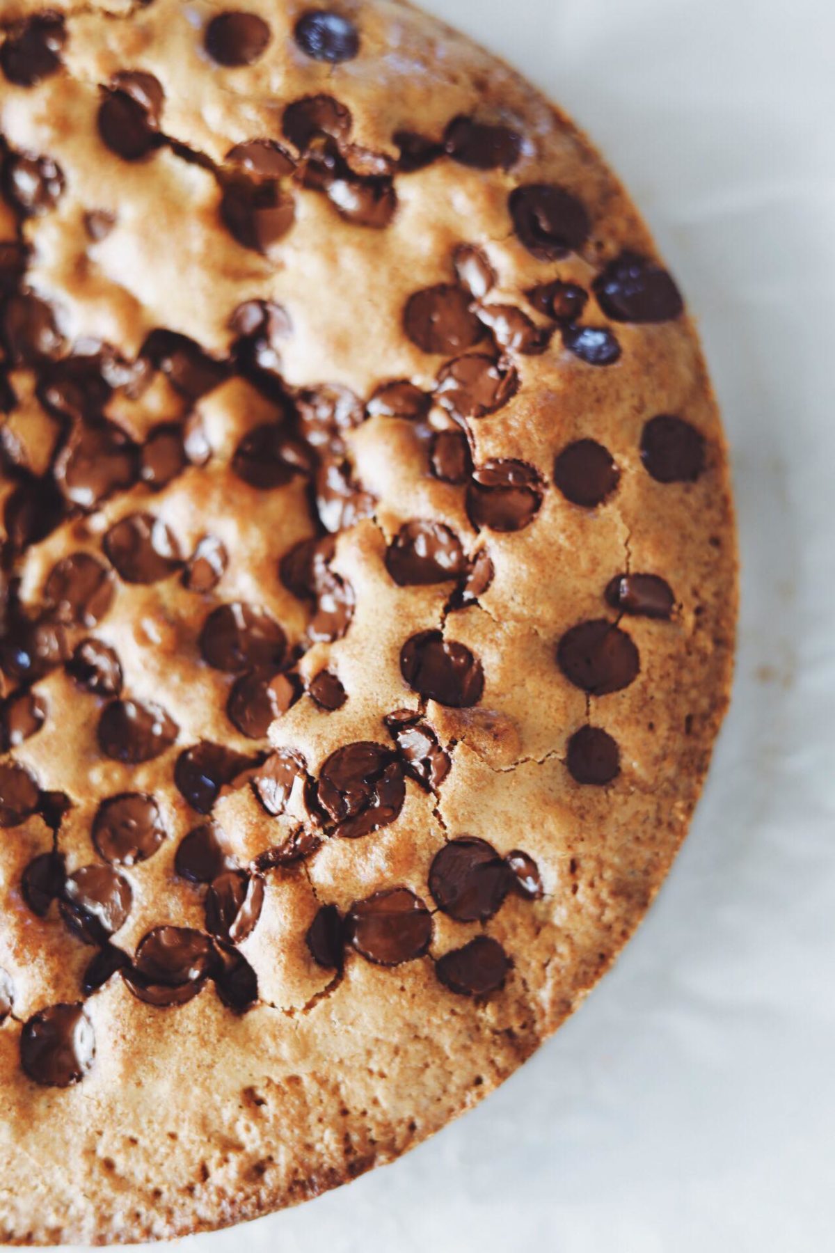 Cookie kladdkaka - lækker opkrift på chocolate chip cookies kage