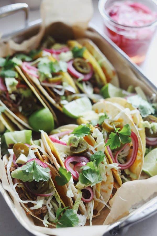 Tacos med fyld - Hjemmebagte tacos med fyld og ananassalsa