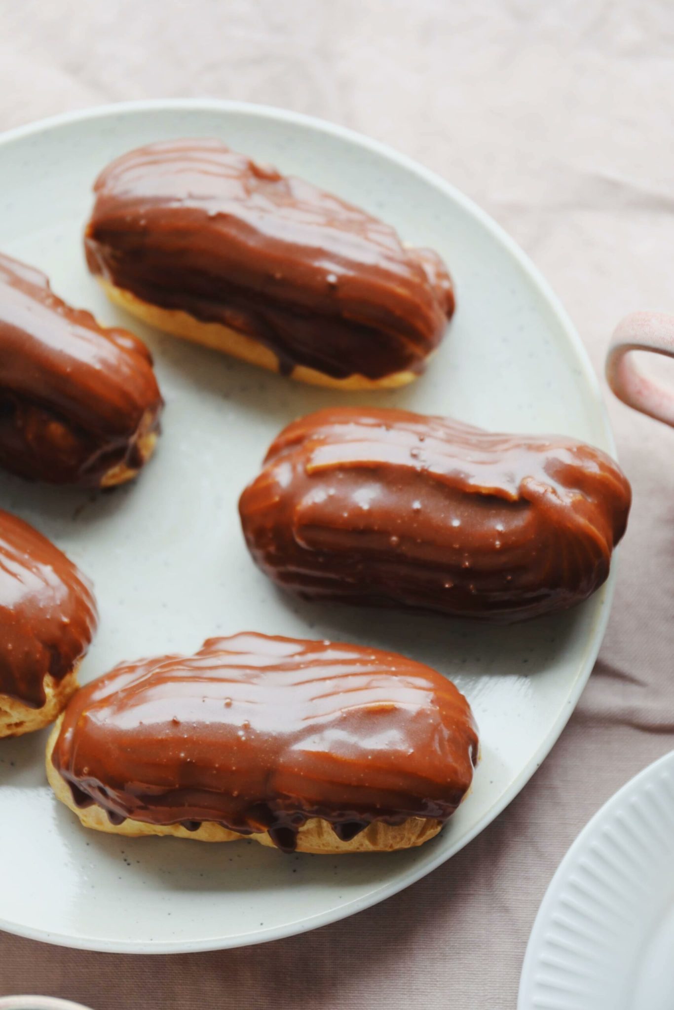 Eclairs - Eclairs med vandbakkelsesdej, vaniljecreme og chokoladeganache