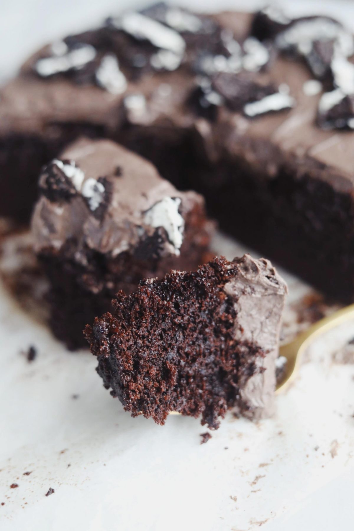 Fredagshygge: Chokoladekage med Oreo frosting - Opskrift på Oreo kage