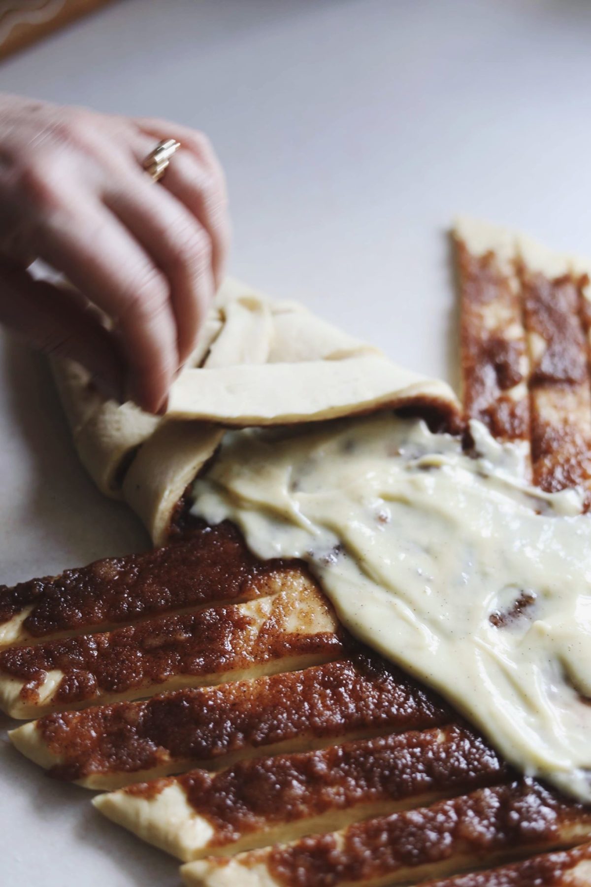 Fredagshygge: Kanelstang med remonce og creme - Opskrift på kanelstang Fredagshygge: Kanelstang med remonce og creme - Opskrift på kanelstang