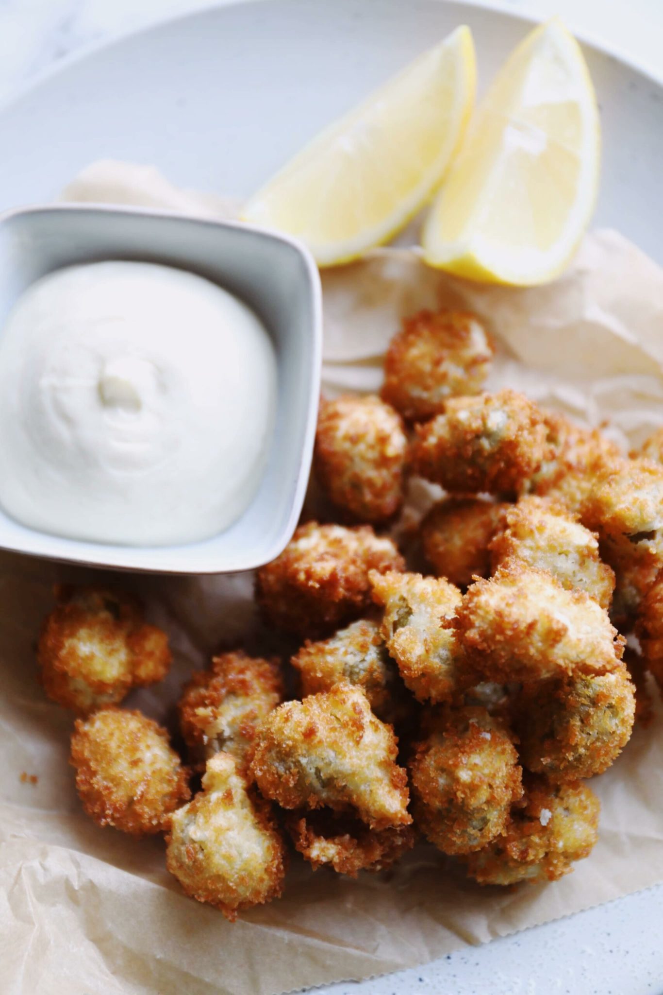 Friterede oliven - Opskrift på sprøde friterede oliven fyldt med ricotta