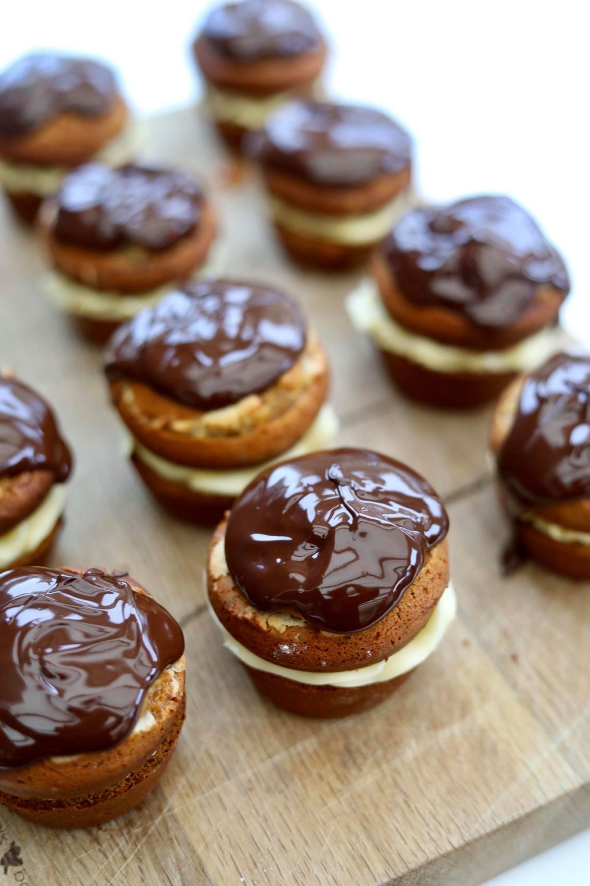 Opskrift på honningbomber med chokolade og smørcreme