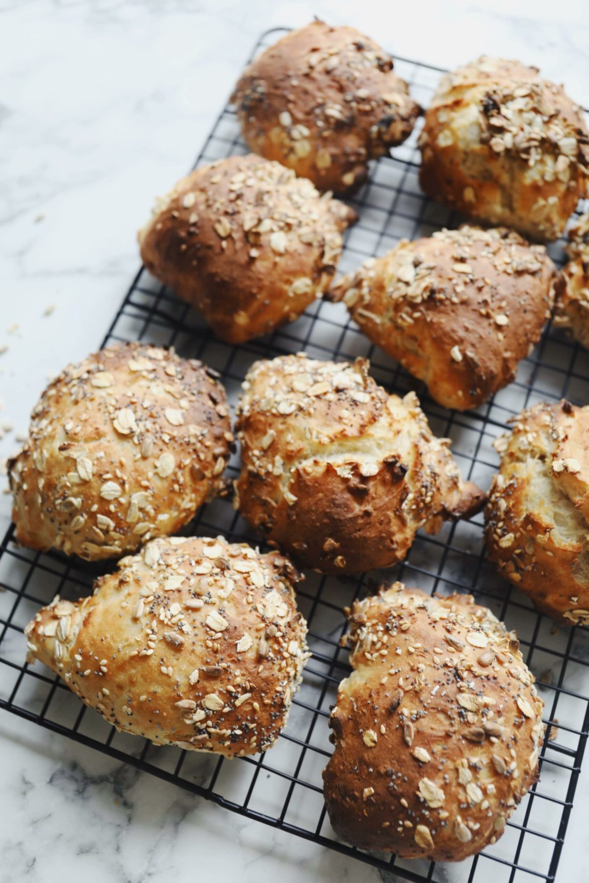 Verdens nemmeste koldhævede boller - Nemmeste og bedste opskrift