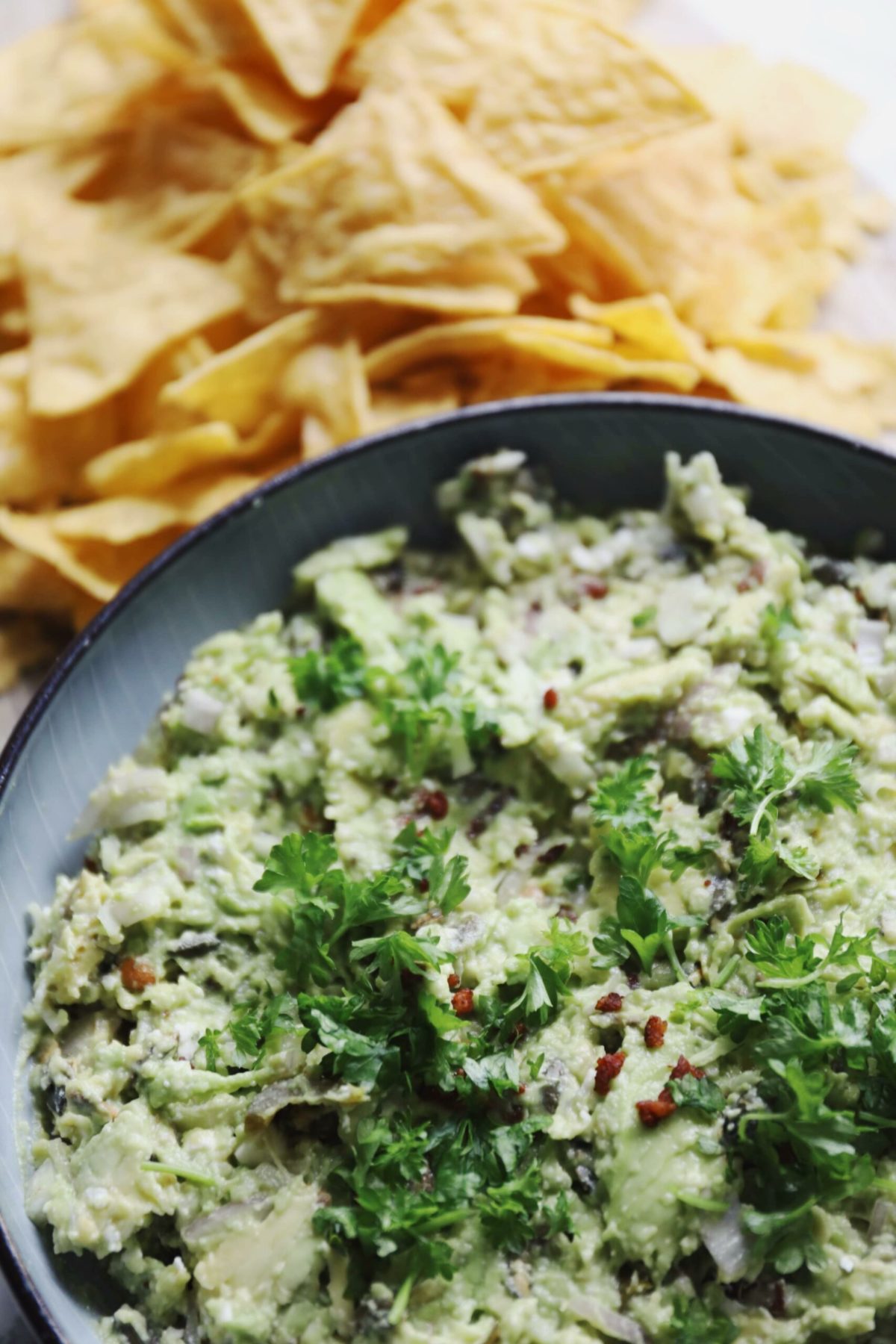 Loaded guacamole - Opskrift på luksus guacamole med bacon og feta