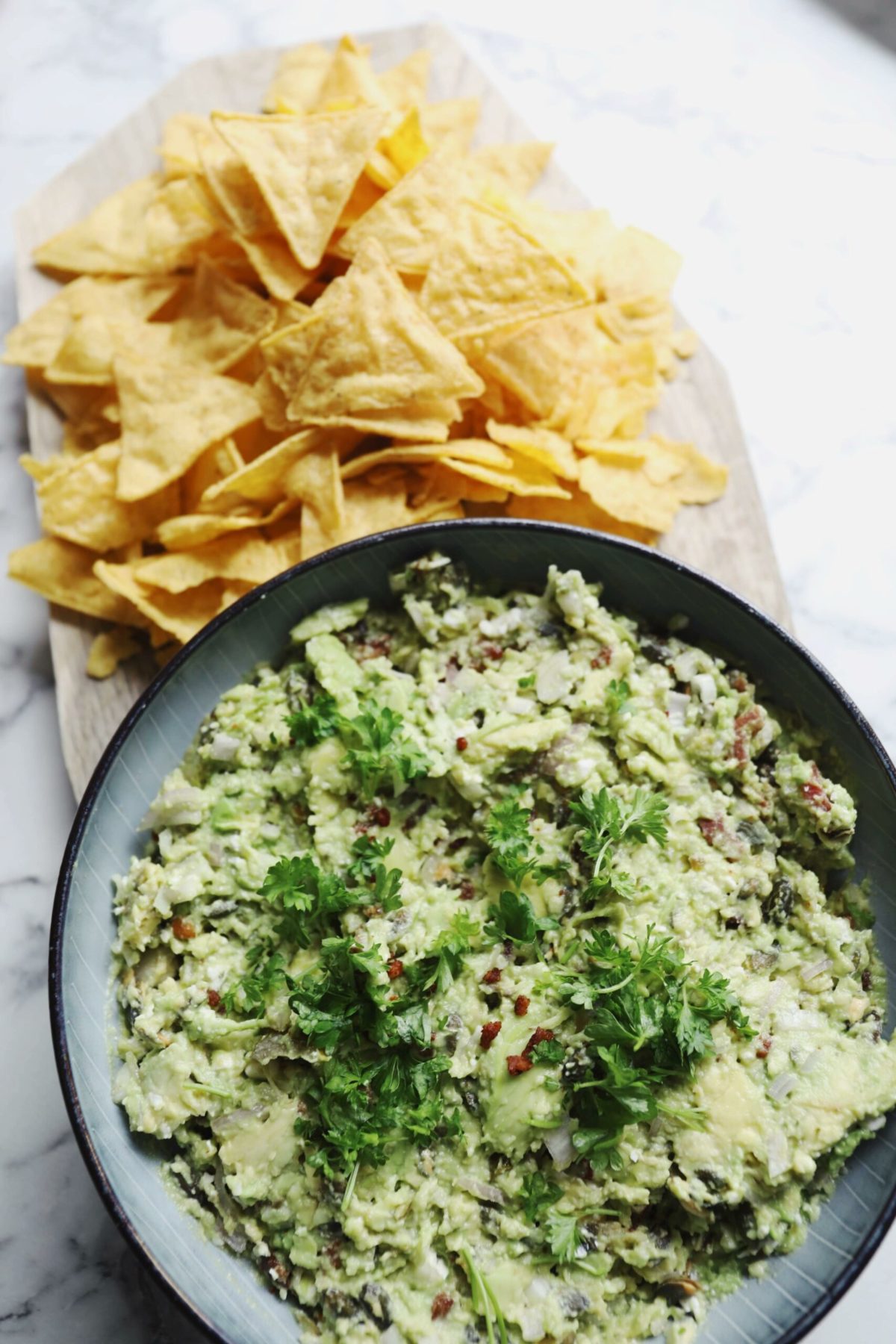 Loaded guacamole - Opskrift på luksus guacamole med bacon og feta