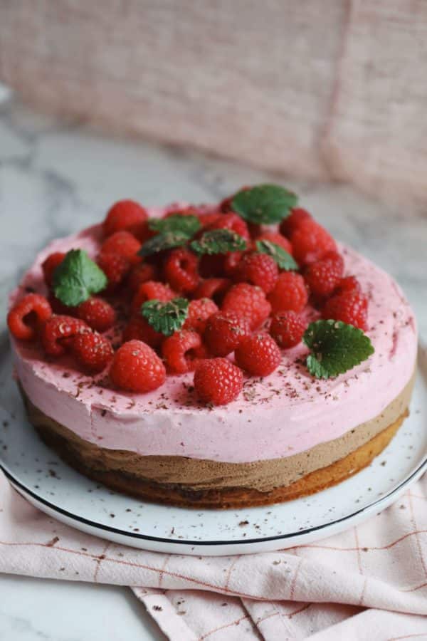 Mazarin cake with chocolate and raspberries - Frederikke Wærens