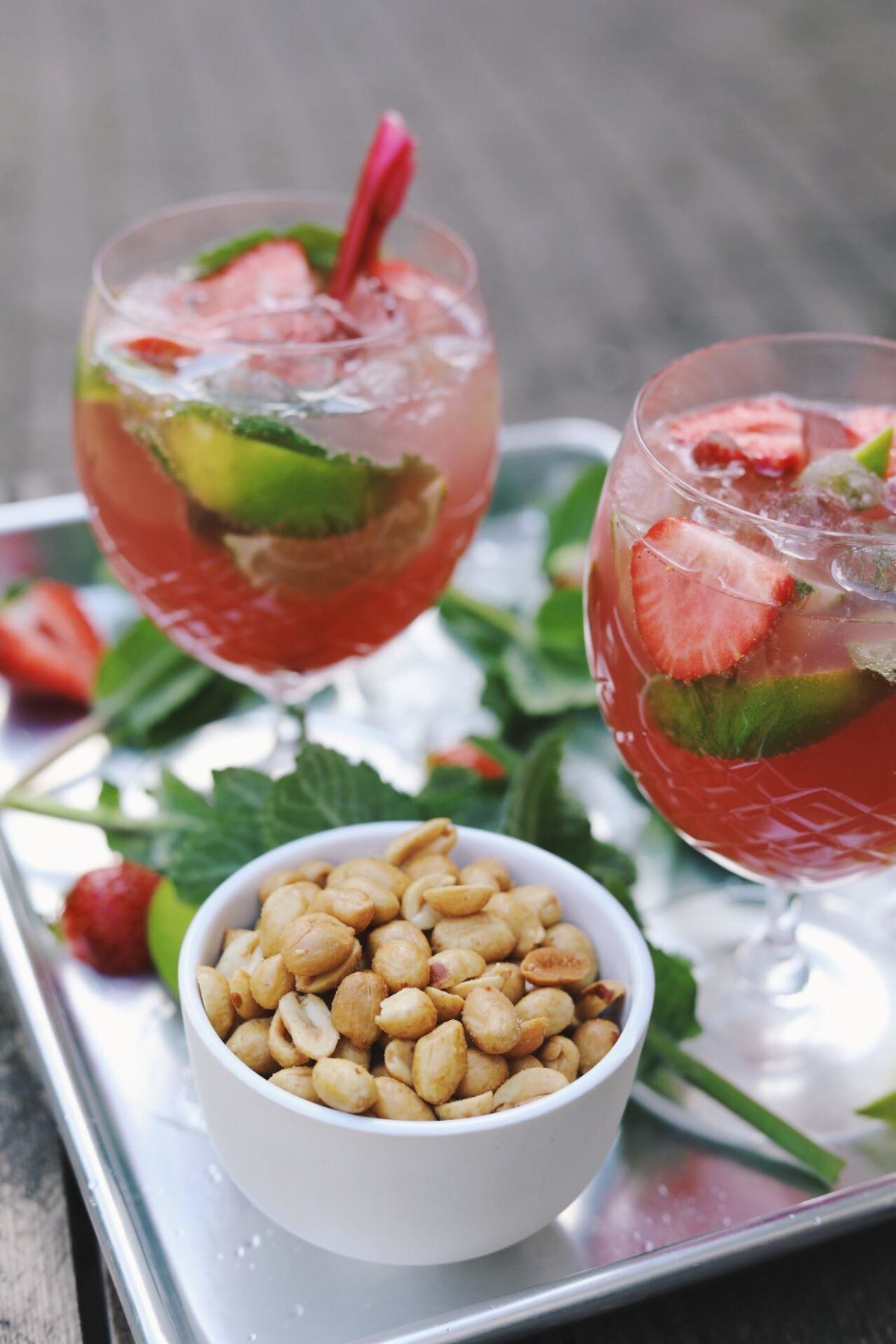 Mojito med rabarber - opskrift på den bedste rabarbermojito