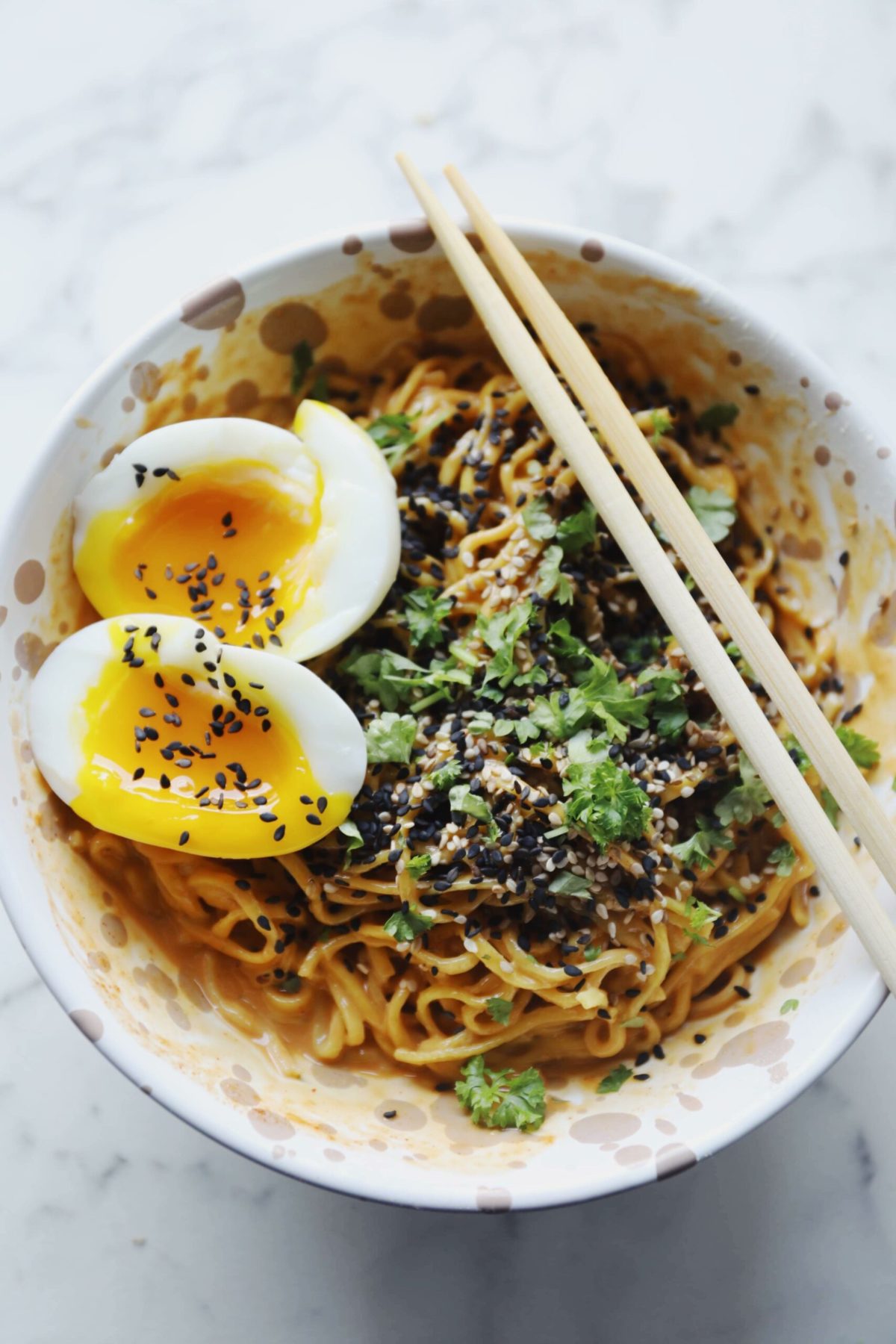 Peanutbutter nudler - Opskrift på cremet nudelret med peanutbutter