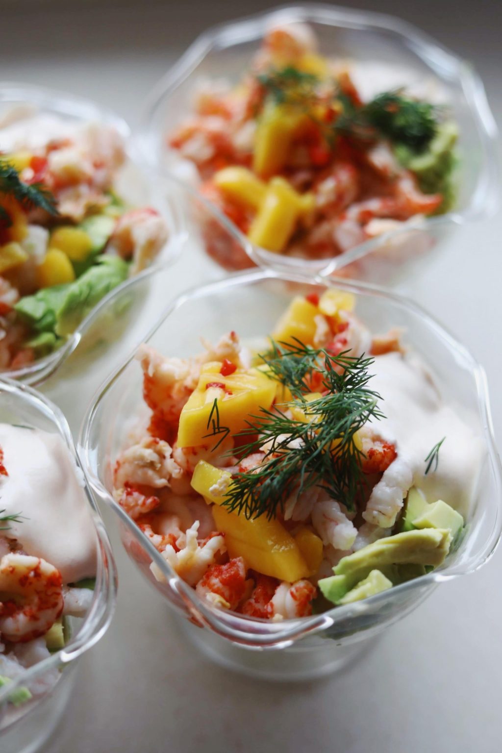 Rejecocktail med chili og mango - Opskrift på en skøn og frisk forret