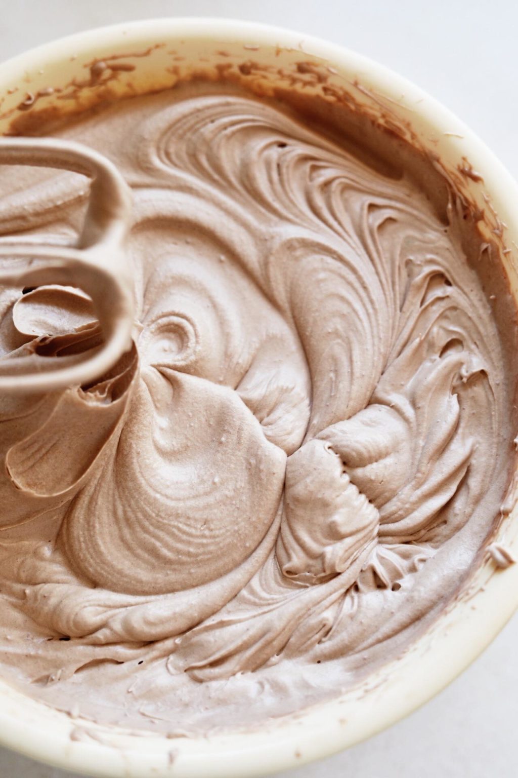 Roulade med chokoladecreme og hindbær - den bedste chokoladecreme Roulade med chokoladecreme og hindbær - den bedste chokoladecreme