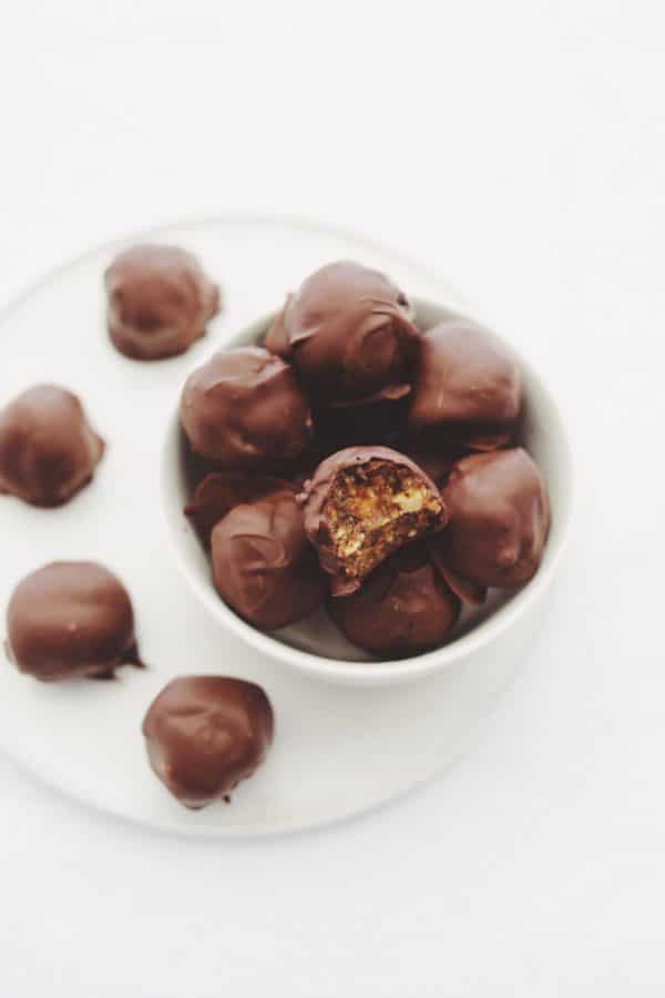 Snickers Balls - a healthy snack - Frederikke Wærens