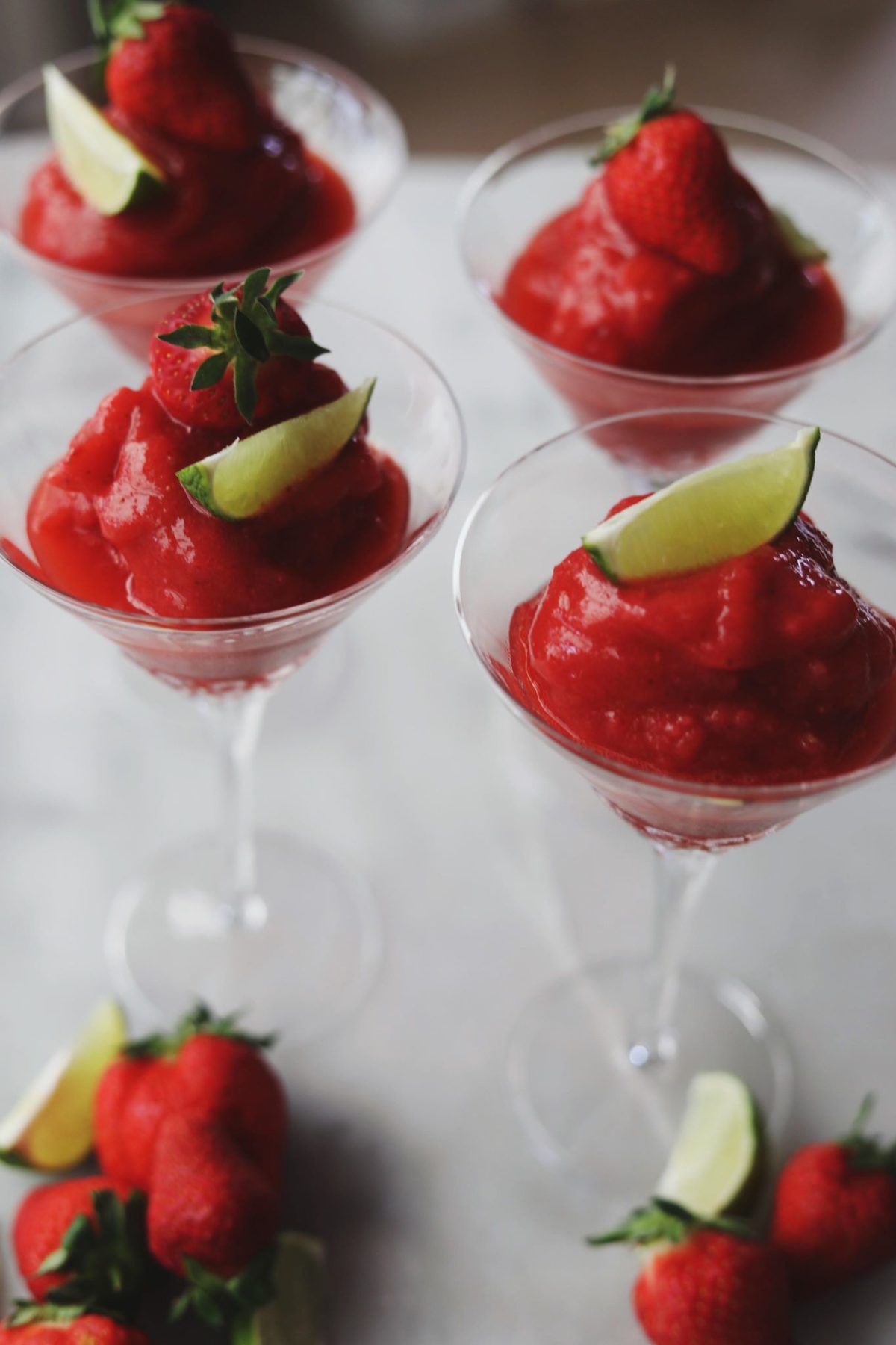Strawberry Daiquiri - Opskrift på frisk og sød cocktail med jordbær
