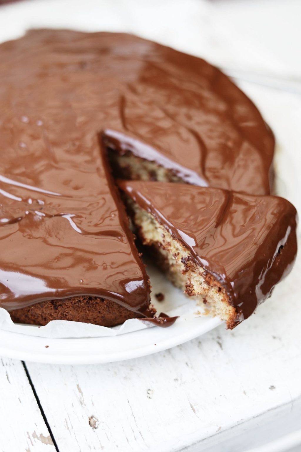 Svampet banankage med chokolade – nem opskrift