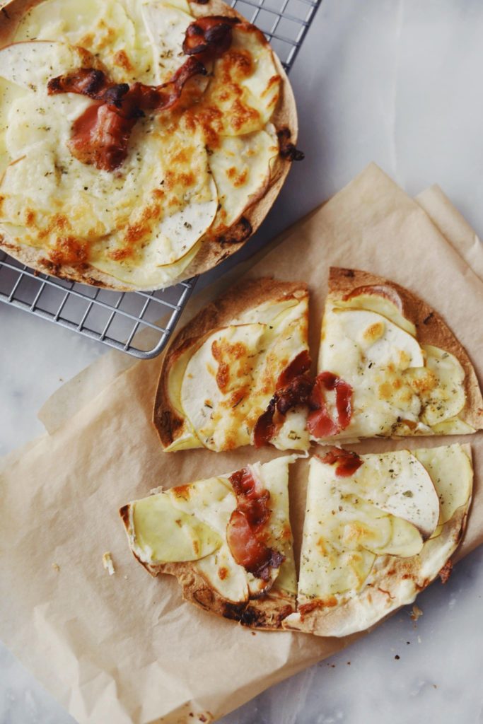 Mini calzone med skinke og champignon - Opskrift på små calzone pizzaer