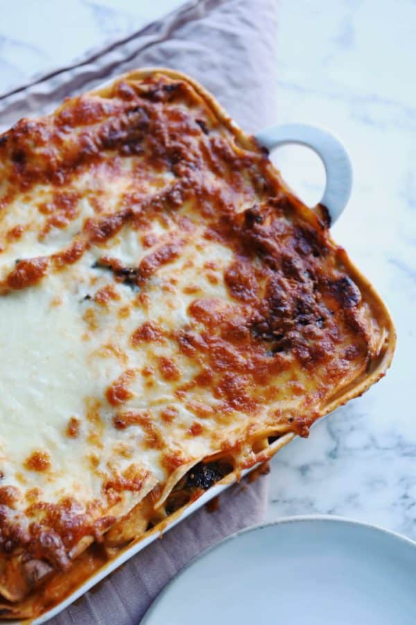 Lasagne med salsiccia - Opskrift på cremet lasagne med salsiccia