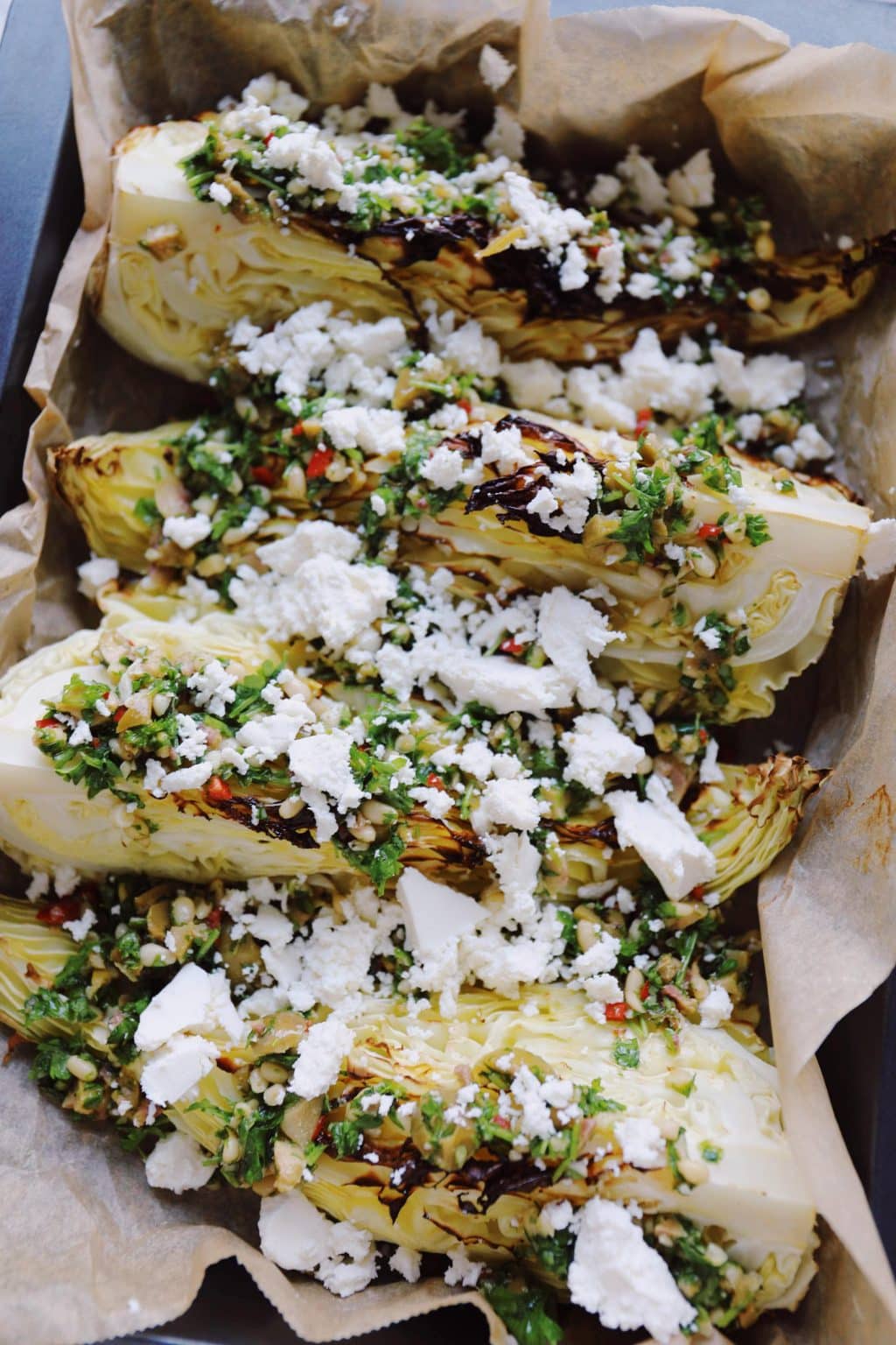 Bagt spidskål med chimichurri - Bagt spidskål med toppings