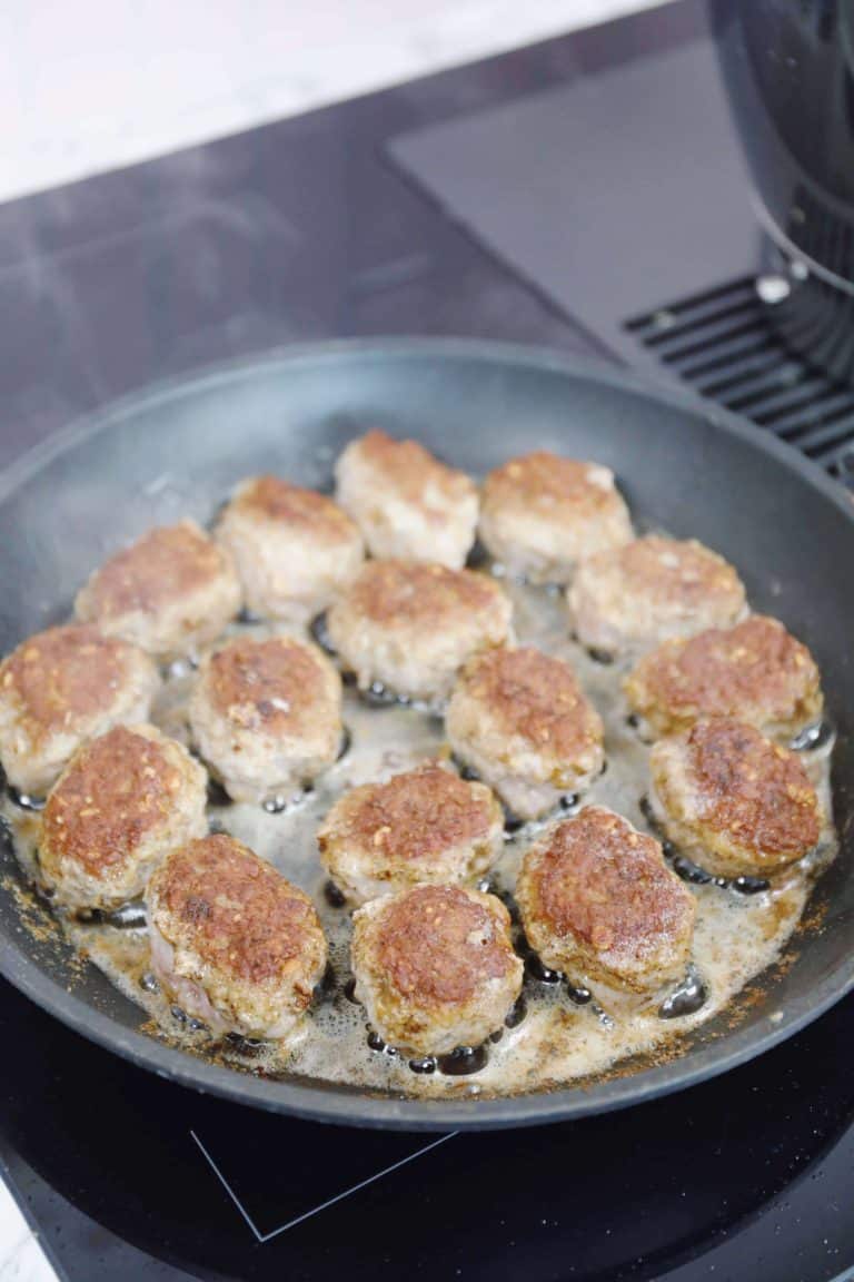 Frikadeller - Opskrift på klassiske frikadeller
