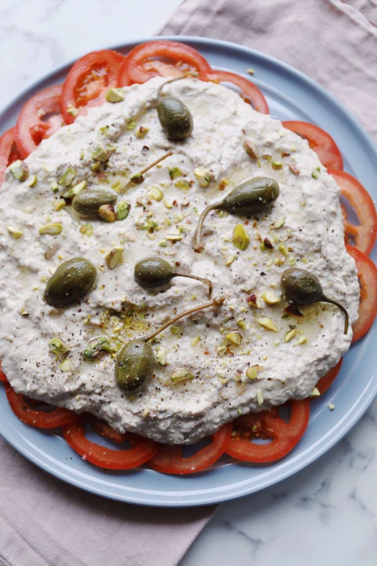 Vitello Tonnato med tomater - Vitello Tonnato med tomatskiver