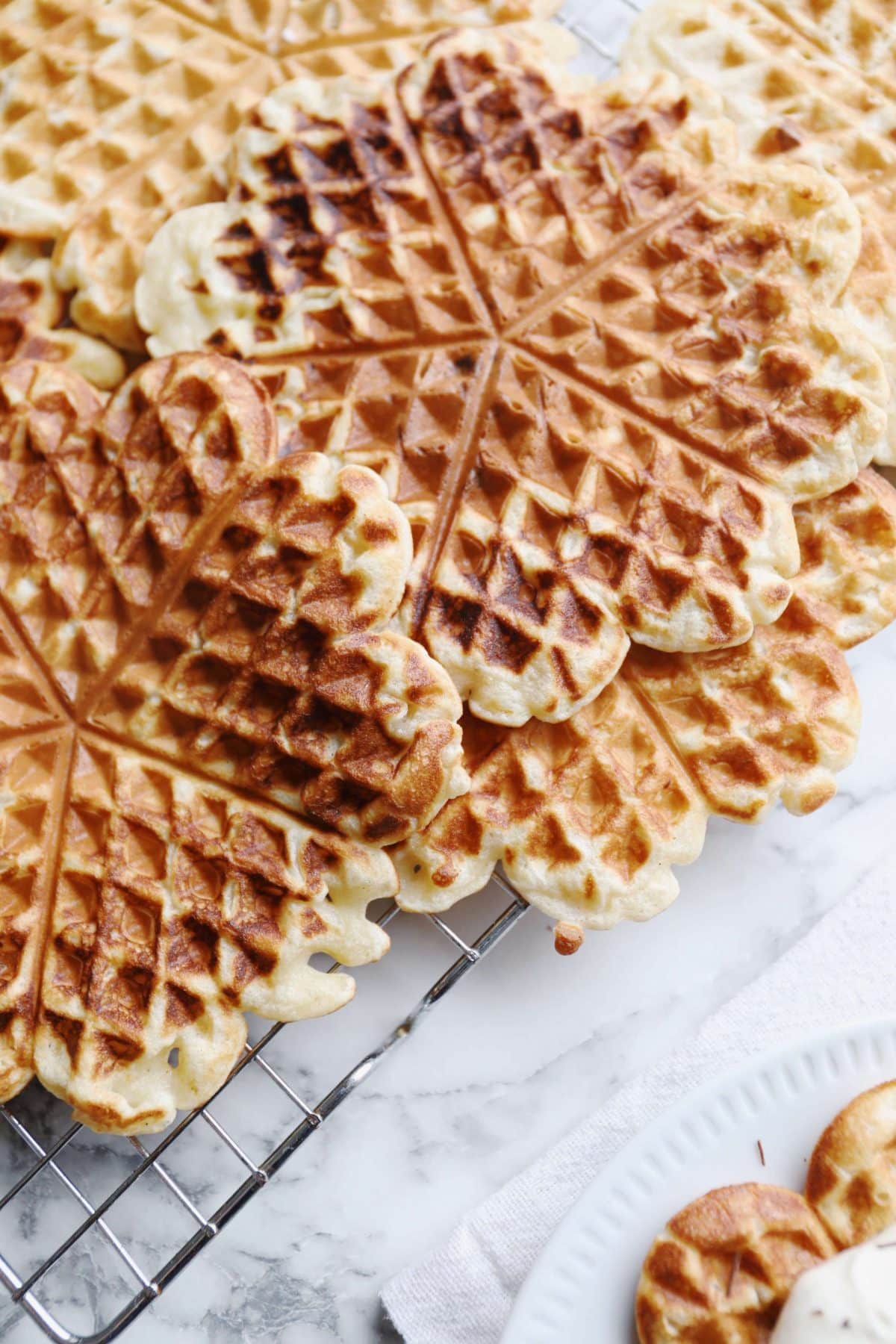 Vafler ala fastelavnsboller - Vafler med kardemomme og marcipan