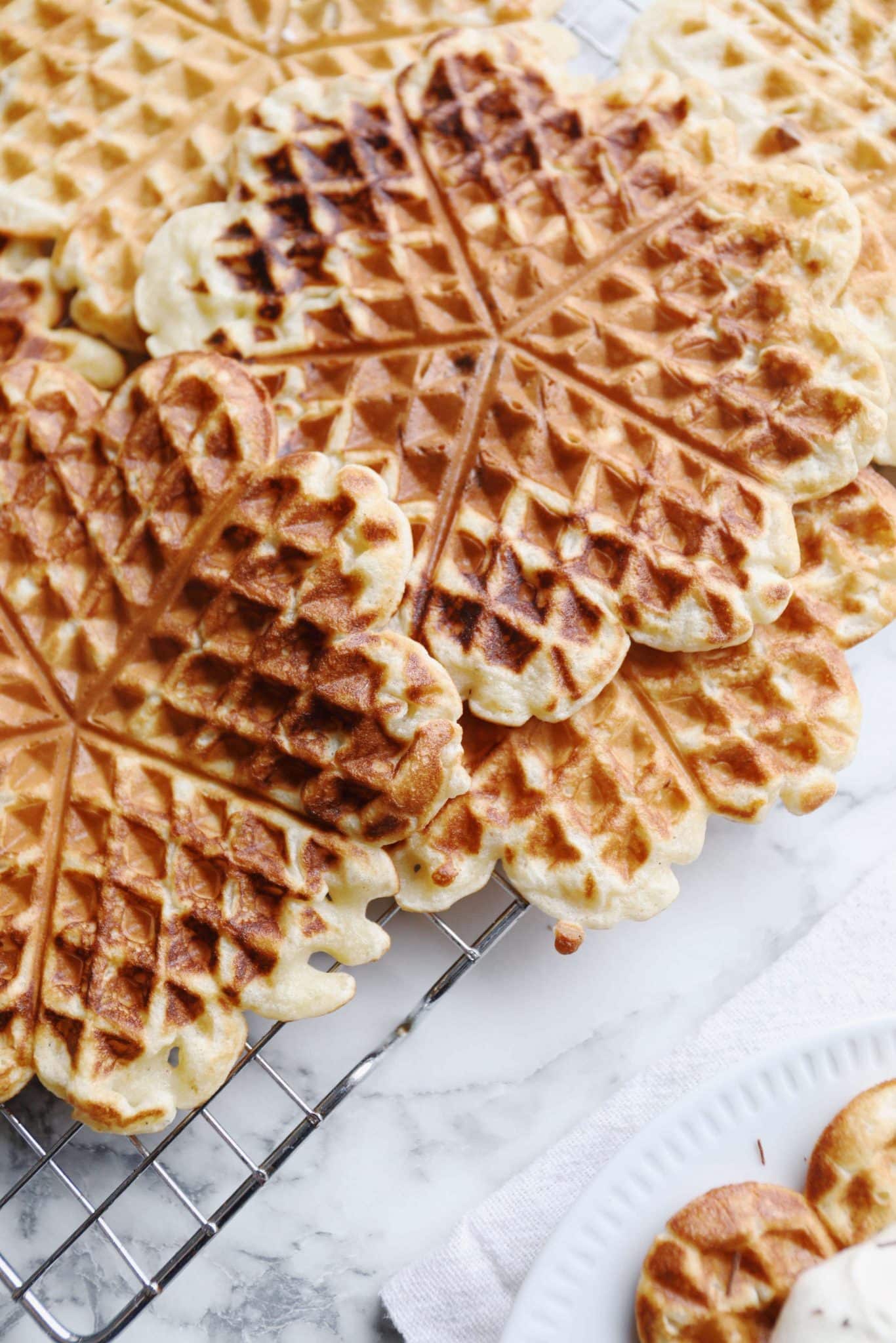 Vafler ala fastelavnsboller - Vafler med kardemomme og marcipan