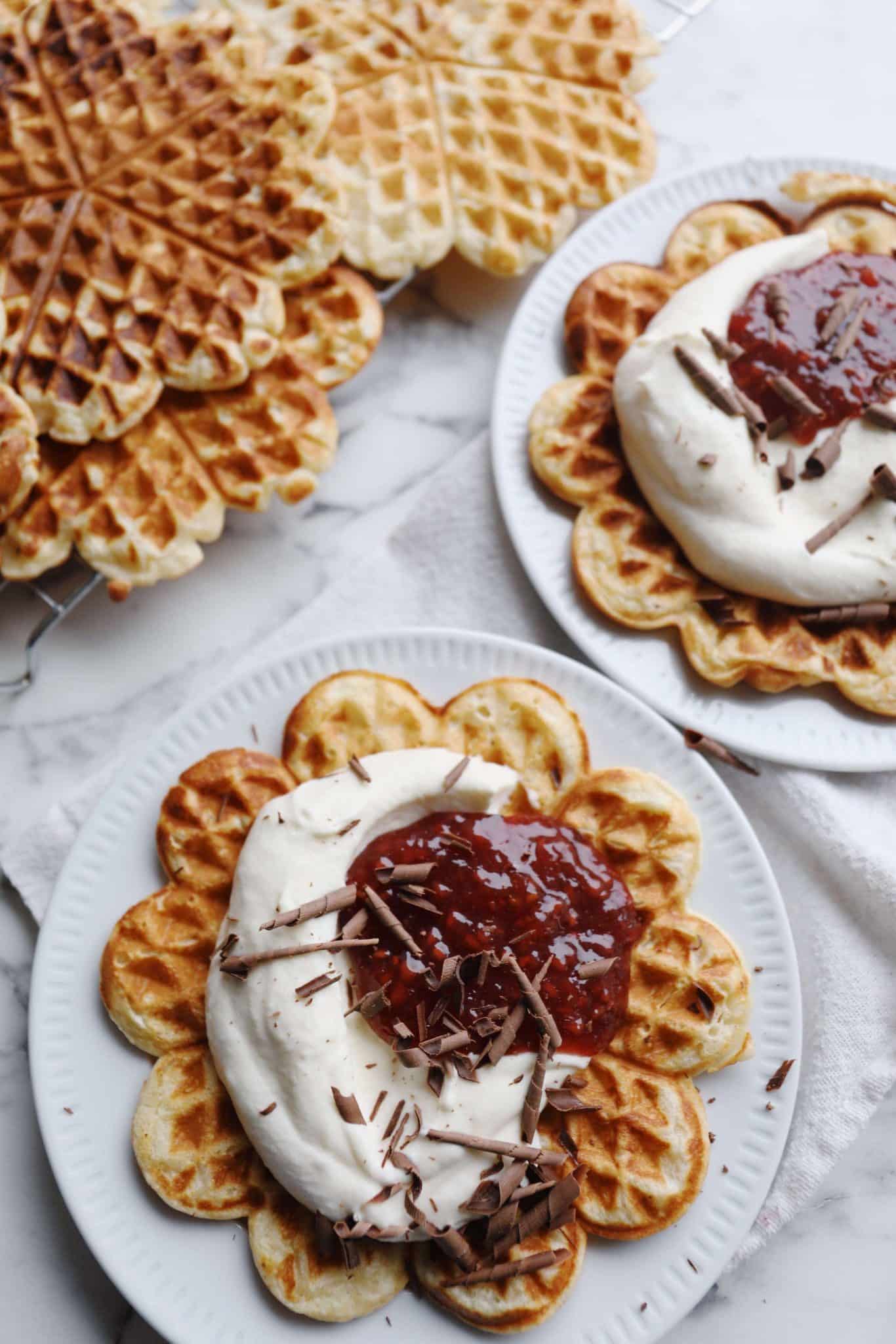 Vafler ala fastelavnsboller - Vafler med kardemomme og marcipan
