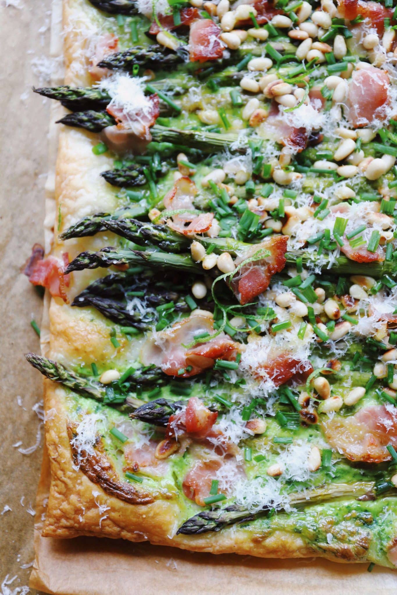 Butterdejstærte med asparges og bacon - Nem butterdejstærte