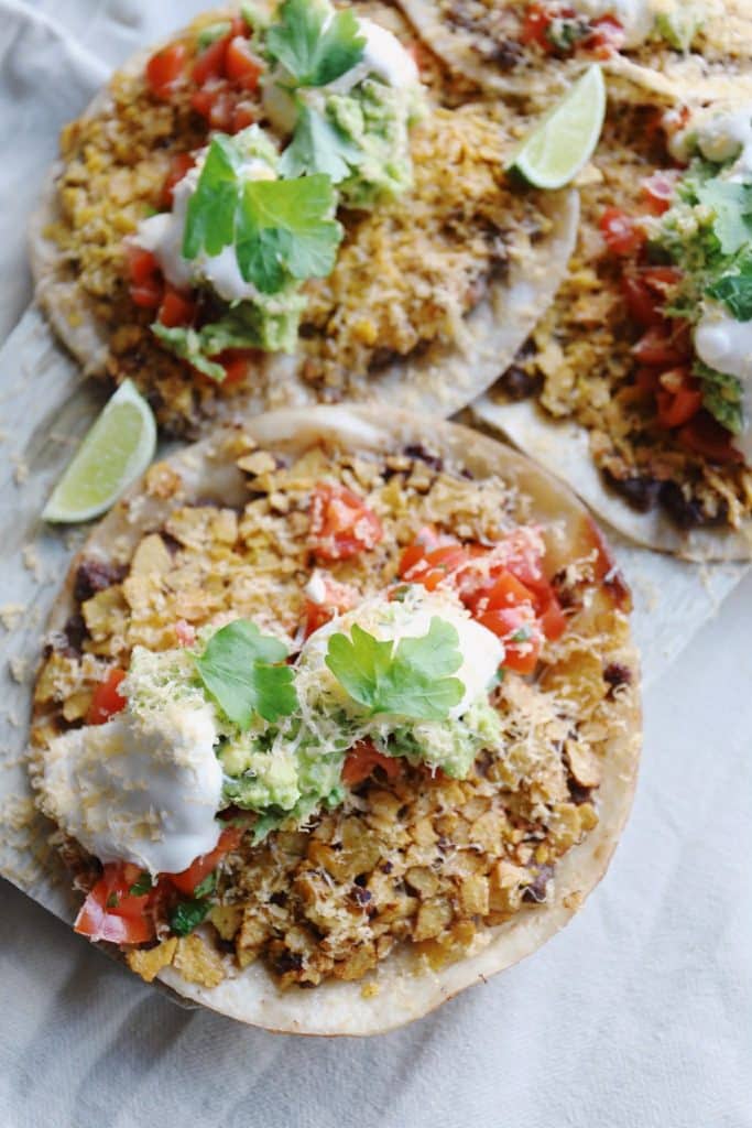 Crispy Mexican Tacos - Sprøde tacos med nachos og toppings